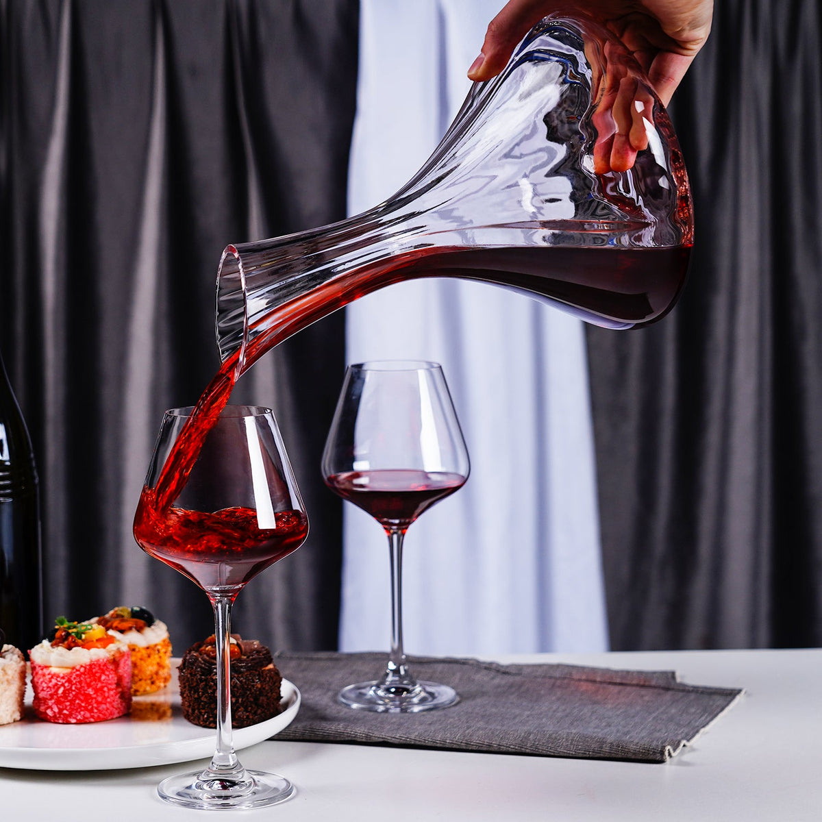 Unlock the Full Flavor: A Guide to Decanting Red Wine – Syntic